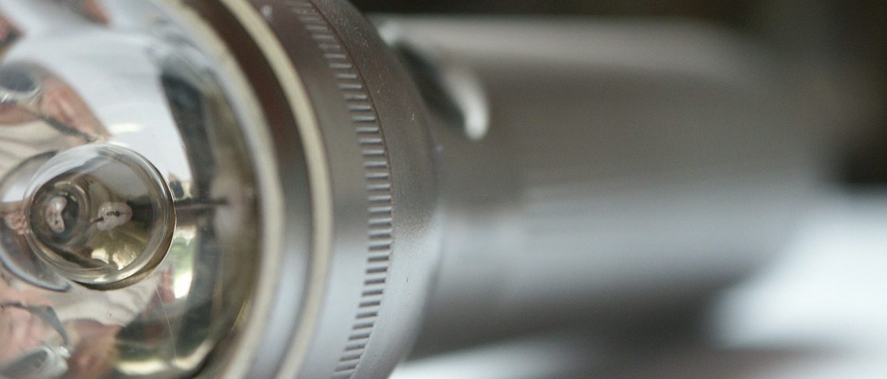 Make it Monday: DIY Flashlight! - Mahopac Public Library